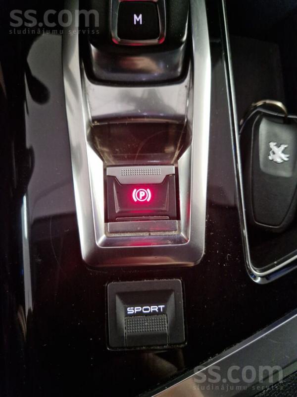 Black Peugeot 3008 2017 in Riga, with an engine capacity of 1.60 L and mileage of 161 thousand km for 13700 €, photo 7 on AUTOMOTO.COM.LV