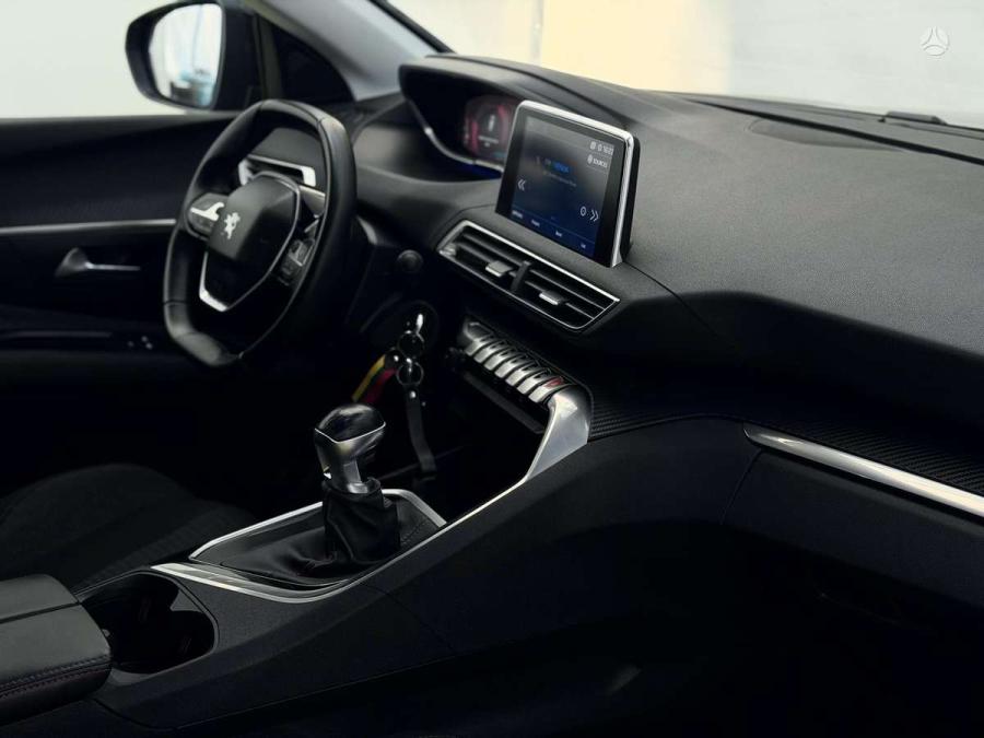 Melns Peugeot 3008 2017 Viļņa, ar dzinēja tilpumu 1.20 L un nobraukumu 233 tūkst. km par 9700 €, foto 16 vietnē AUTOMOTO.COM.LV