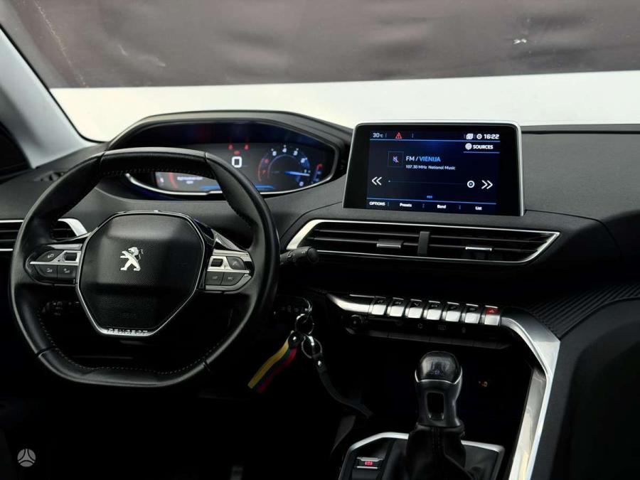 Melns Peugeot 3008 2017 Viļņa, ar dzinēja tilpumu 1.20 L un nobraukumu 233 tūkst. km par 9700 €, foto 17 vietnē AUTOMOTO.COM.LV