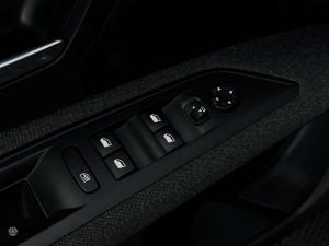 Melns Peugeot 3008 2017 Viļņa, ar dzinēja tilpumu 1.20 L un nobraukumu 233 tūkst. km par 9700 €, foto 20 vietnē AUTOMOTO.COM.LV