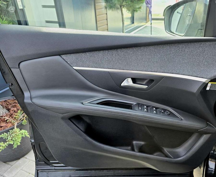 Melns Peugeot 3008 2017 Tauragė, ar dzinēja tilpumu 1.56 L un nobraukumu 240 tūkst. km par 8700 €, foto 28 vietnē AUTOMOTO.COM.LV