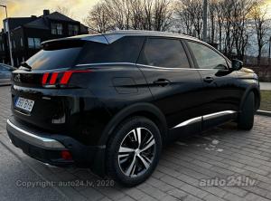 Melns Peugeot 3008 2018 Tallina, ar dzinēja tilpumu 1.50 L un nobraukumu 176 tūkst. km par 14900 €, foto 6 vietnē AUTOMOTO.COM.LV