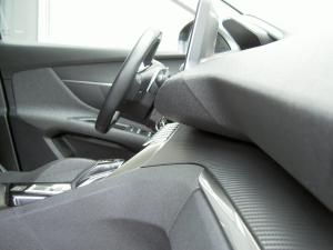 Black Peugeot 3008 2018 in Vilnius, with an engine capacity of 1.60 L and mileage of 179 thousand km for 11499 €, photo 14 on AUTOMOTO.COM.LV