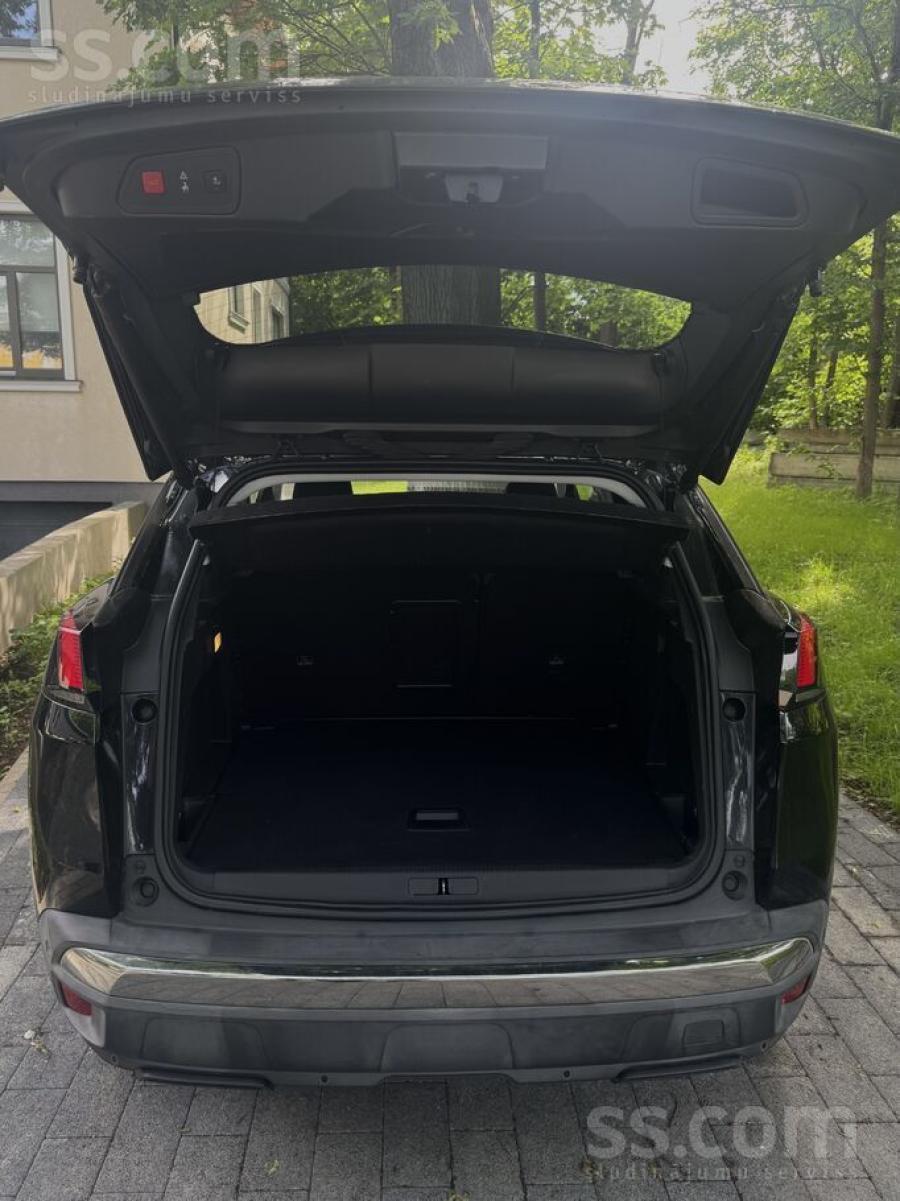 Black Peugeot 3008 2018 in Riga, with an engine capacity of 1.20 L and mileage of 138 thousand km for 9950 €, photo 8 on AUTOMOTO.COM.LV
