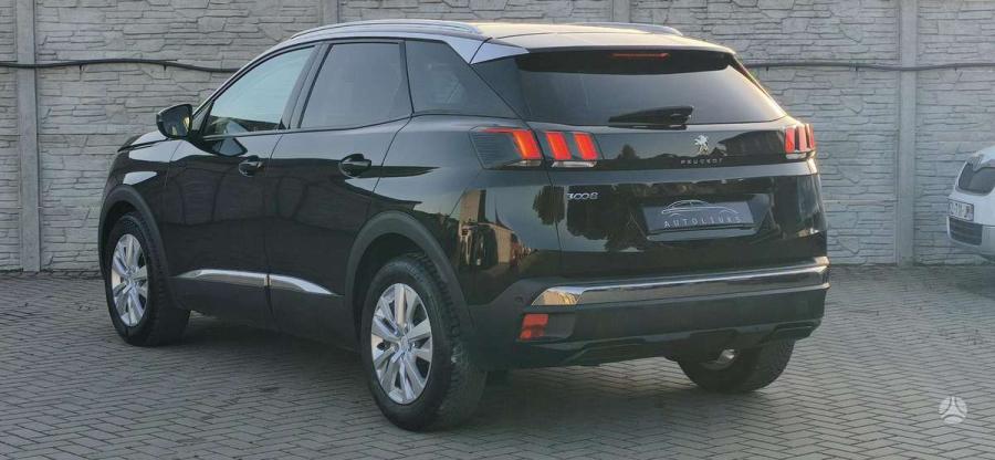 Black Peugeot 3008 2018 in Taurage, with an engine capacity of 1.50 L and mileage of 220 thousand km for 10700 €, photo 5 on AUTOMOTO.COM.LV
