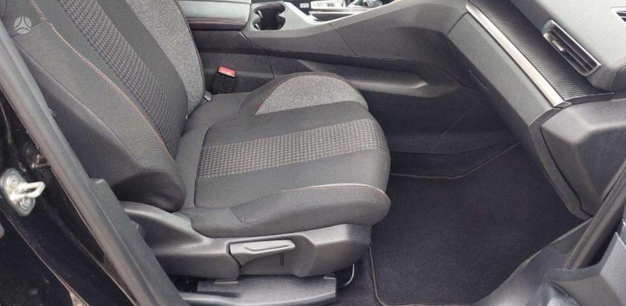 Black Peugeot 3008 2018 in Vilnius, with an engine capacity of 1.50 L and mileage of 150 thousand km for 13899 €, photo 9 on AUTOMOTO.COM.LV