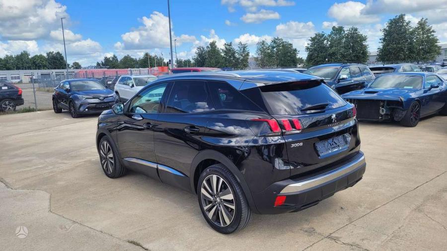 Black Peugeot 3008 2018 in Siauliai, with an engine capacity of 1.50 L and mileage of 133 thousand km for 12700 €, photo 7 on AUTOMOTO.COM.LV