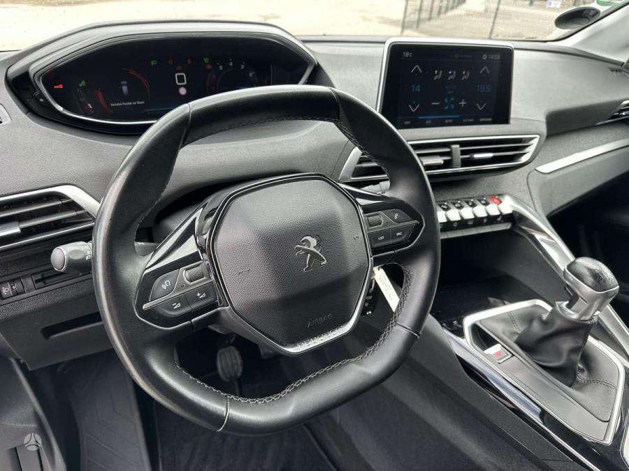 Melns Peugeot 3008 2018 Marijampole, ar dzinēja tilpumu 1.20 L un nobraukumu 210 tūkst. km par 8750 €, foto 11 vietnē AUTOMOTO.COM.LV