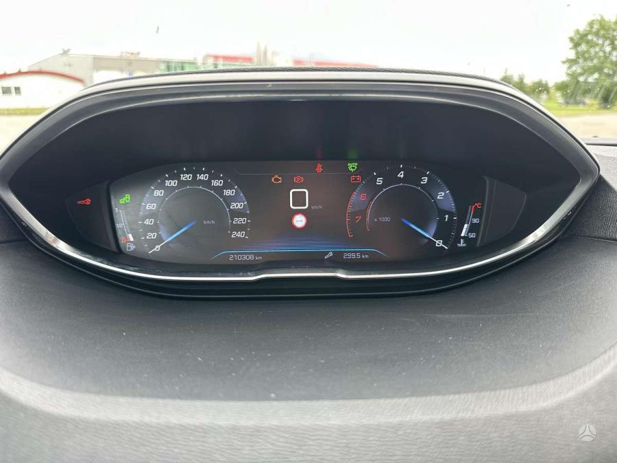 Melns Peugeot 3008 2018 Marijampole, ar dzinēja tilpumu 1.20 L un nobraukumu 210 tūkst. km par 8750 €, foto 15 vietnē AUTOMOTO.COM.LV