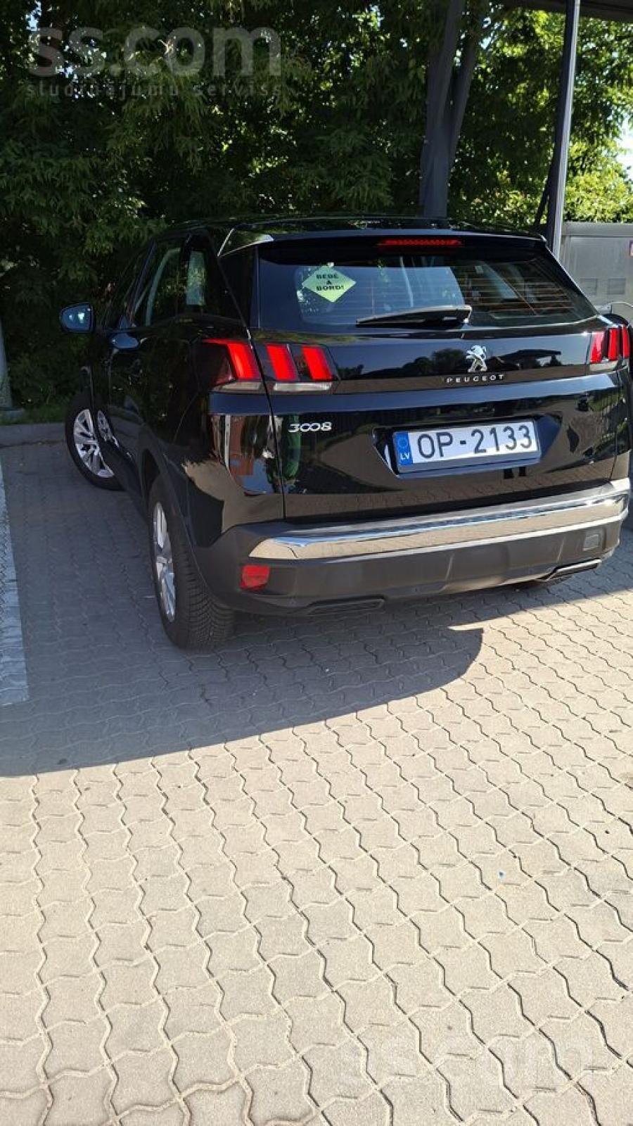 Black Peugeot 3008 2018 in Jelgava, with an engine capacity of 1.20 L and mileage of 147 thousand km for 10650 €, photo 3 on AUTOMOTO.COM.LV