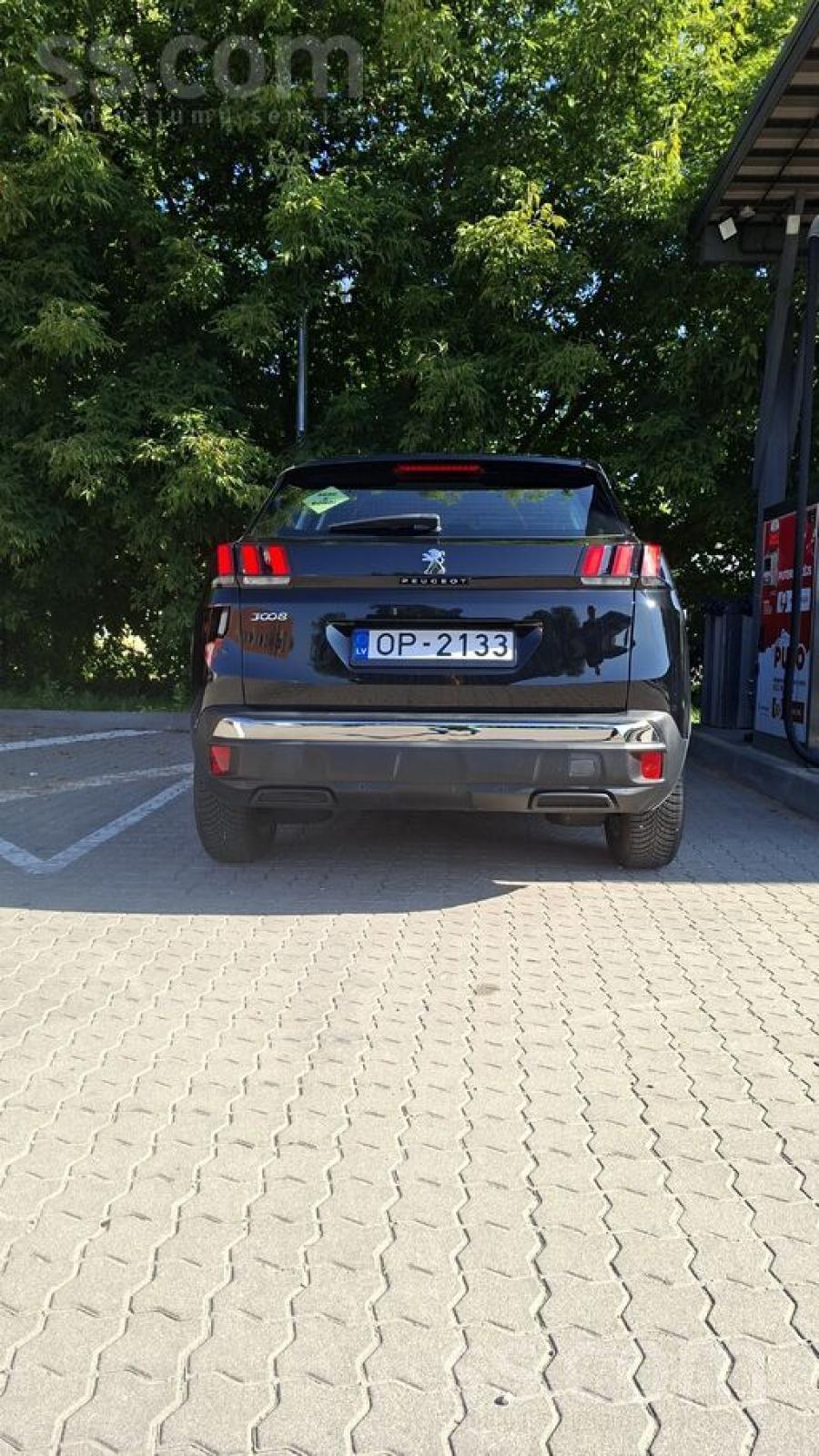 Black Peugeot 3008 2018 in Jelgava, with an engine capacity of 1.20 L and mileage of 147 thousand km for 10650 €, photo 5 on AUTOMOTO.COM.LV