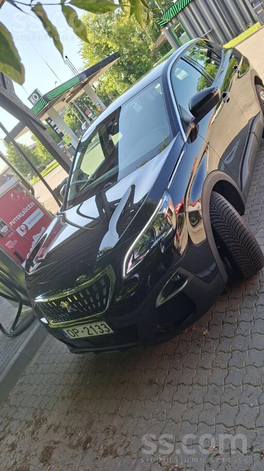 Black Peugeot 3008 2018 in Jelgava, with an engine capacity of 1.20 L and mileage of 147 thousand km for 10650 €, photo 7 on AUTOMOTO.COM.LV