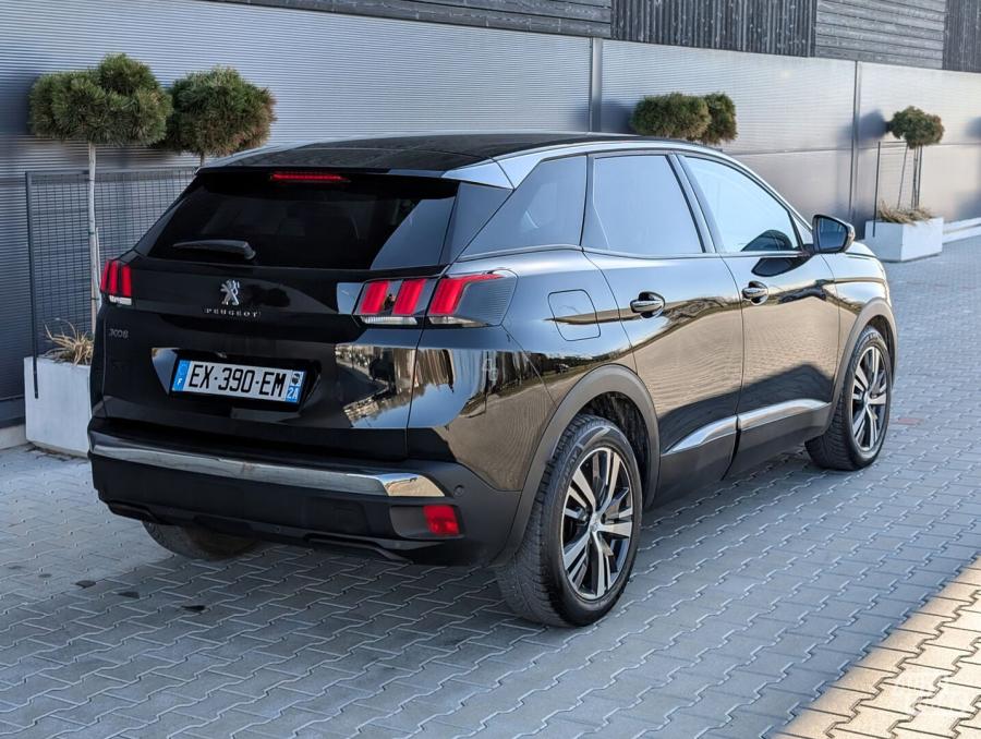 Black Peugeot 3008 2018 in Siauliai, with an engine capacity of 1.20 L and mileage of 177 thousand km for 11700 €, photo 8 on AUTOMOTO.COM.LV