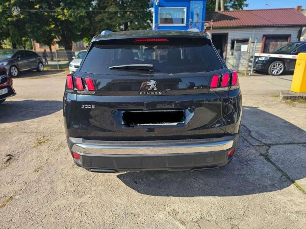 Black Peugeot 3008 2018 in Taurage, with an engine capacity of 1.50 L and mileage of 196 thousand km for 11000 €, photo 5 on AUTOMOTO.COM.LV