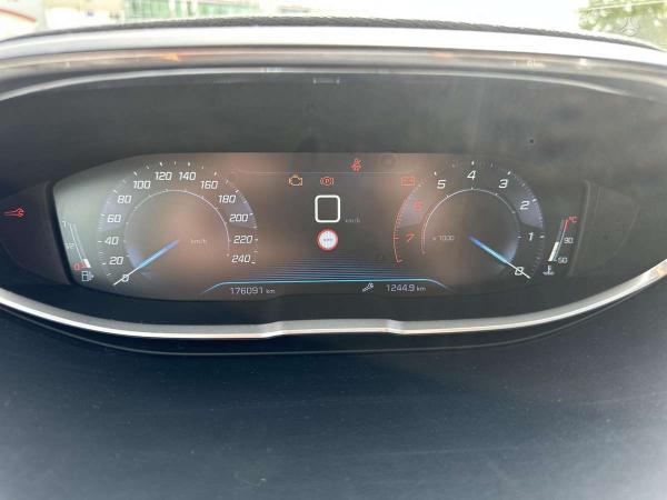 Peugeot 3008 2018 in Marijampole on AUTOMOTO.COM.LV Black Peugeot 3008 2018 in Marijampole, with an engine capacity of 1.20 L and mileage of 176 thousand km for 8350 €, photo 11 on AUTOMOTO.COM.LV