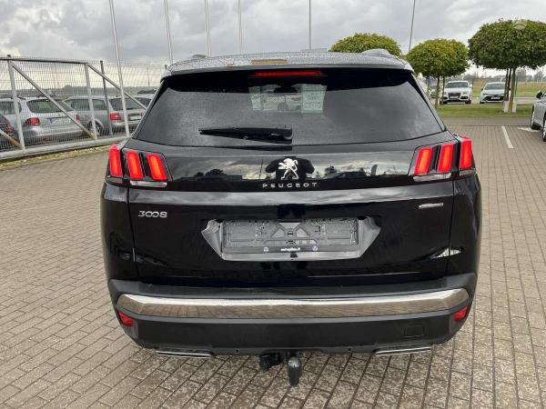 Black Peugeot 3008 2018 in Marijampole, with an engine capacity of 1.60 L and mileage of 141 thousand km for 12800 €, photo 8 on AUTOMOTO.COM.LV