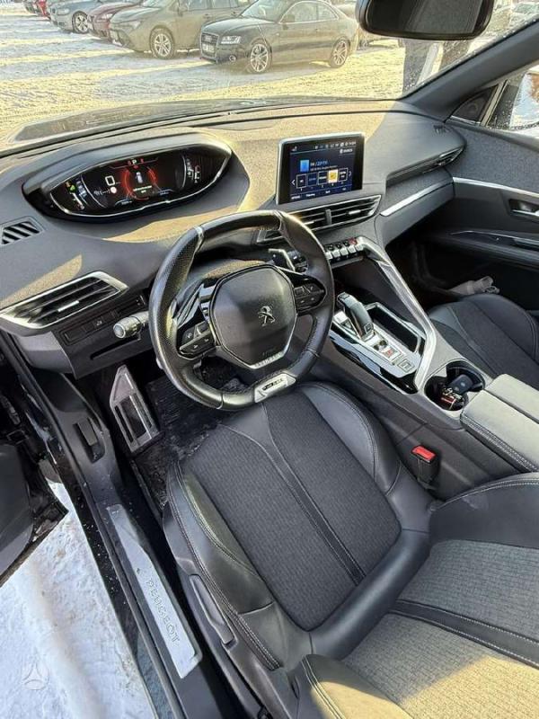 Black Peugeot 3008 2019 in Vilnius, with an engine capacity of 1.60 L and mileage of 71 thousand km for 17500 €, photo 3 on AUTOMOTO.COM.LV