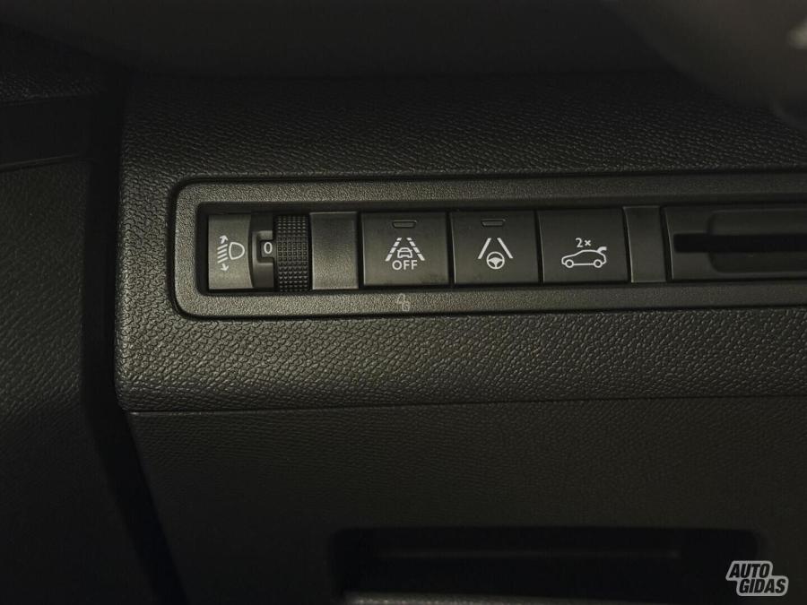 Black Peugeot 3008 2020 in Vilnius, with an engine capacity of 1.20 L and mileage of 103 thousand km for 17990 €, photo 16 on AUTOMOTO.COM.LV