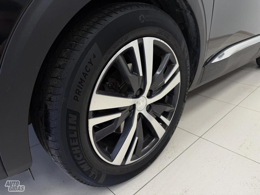 Black Peugeot 3008 2020 in Vilnius, with an engine capacity of 1.20 L and mileage of 103 thousand km for 17990 €, photo 34 on AUTOMOTO.COM.LV