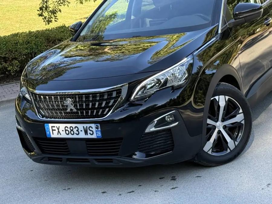 Black Peugeot 3008 2020 in Jurmala, with an engine capacity of 1.20 L and mileage of 58 thousand km for 12950 €, photo 4 on AUTOMOTO.COM.LV