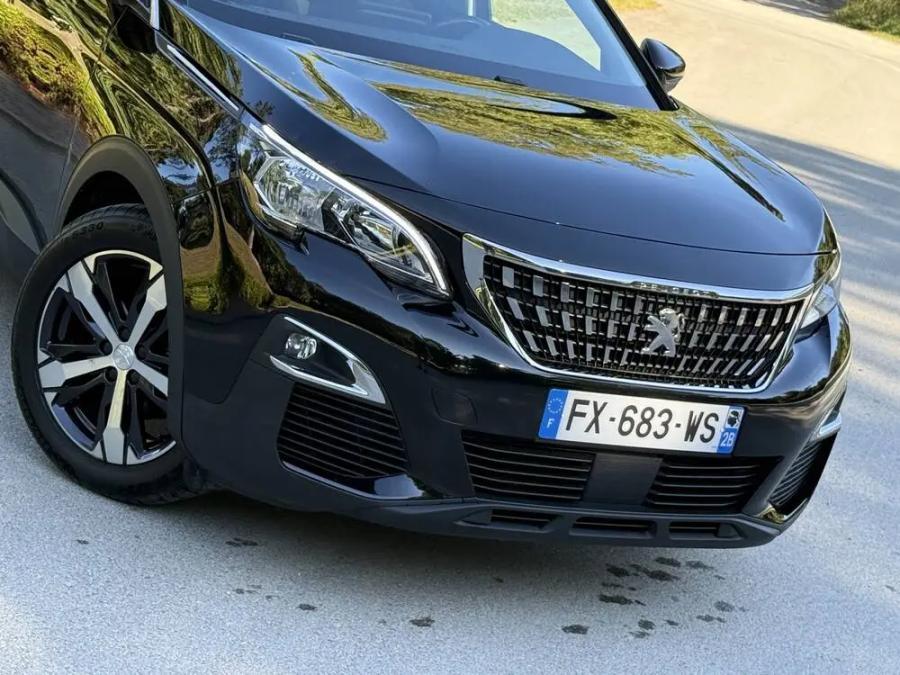 Black Peugeot 3008 2020 in Jurmala, with an engine capacity of 1.20 L and mileage of 58 thousand km for 12950 €, photo 5 on AUTOMOTO.COM.LV