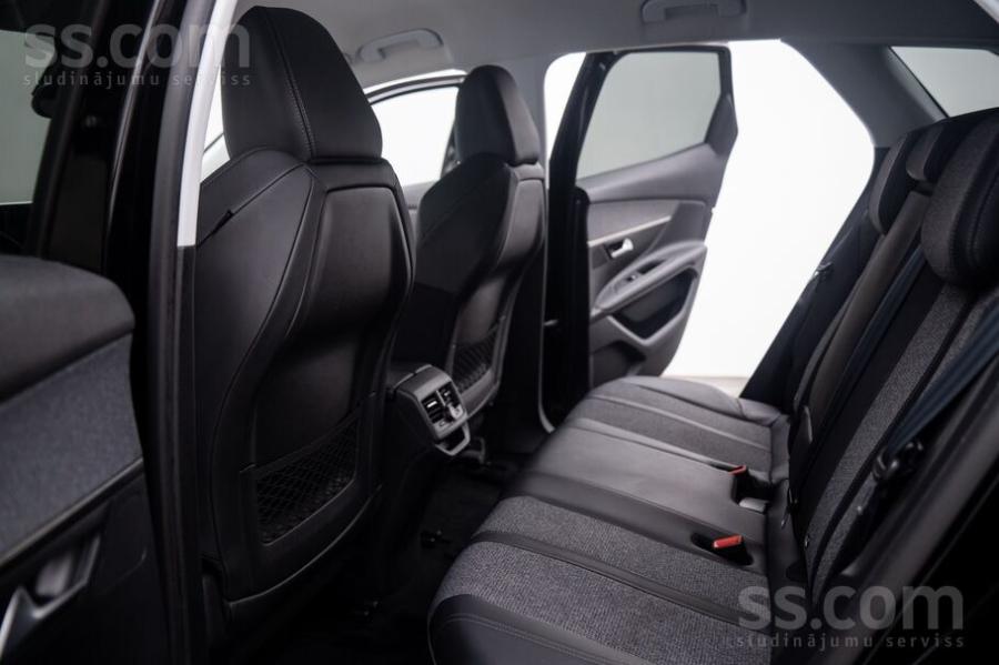 Black Peugeot 3008 2020 in Tallinn, with an engine capacity of 1.20 L and mileage of 139 thousand km for 13999 €, photo 12 on AUTOMOTO.COM.LV