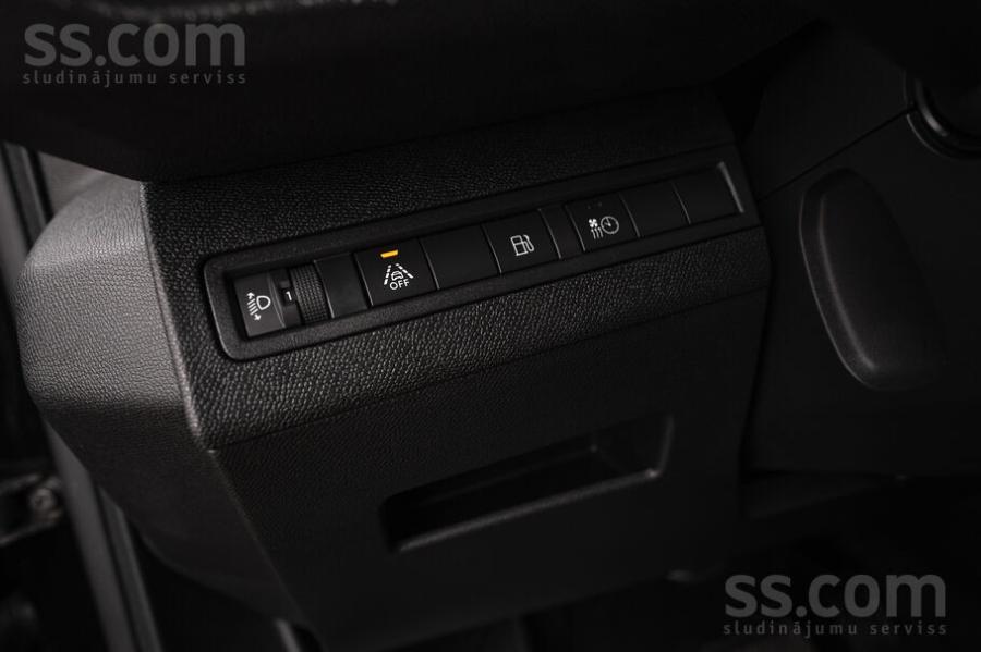 Black Peugeot 3008 2021 in Jelgava, with an engine capacity of 1.60 L and mileage of 135 thousand km for 16690 €, photo 19 on AUTOMOTO.COM.LV