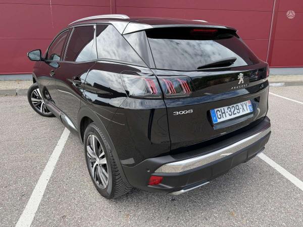 Black Peugeot 3008 2021 in Kaunas, with an engine capacity of 1.50 L and mileage of 245 thousand km for 15300 €, photo 5 on AUTOMOTO.COM.LV