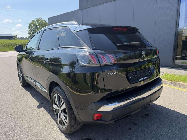 Black Peugeot 3008 2021 in Kaunas, with an engine capacity of 1.20 L and mileage of 146 thousand km for 13800 €, photo 7 on AUTOMOTO.COM.LV