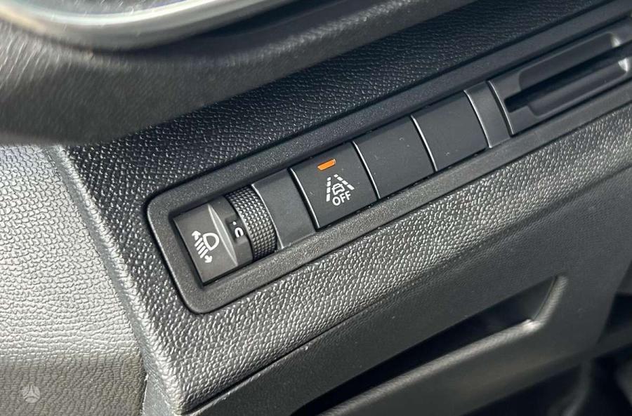Melns Peugeot 3008 2021 Tauragė, ar dzinēja tilpumu 1.50 L un nobraukumu 186 tūkst. km par 12400 €, foto 17 vietnē AUTOMOTO.COM.LV