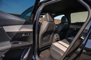 Black Peugeot 3008 2021 in Kaunas, with an engine capacity of 1.60 L and mileage of 182 thousand km for 17750 €, photo 34 on AUTOMOTO.COM.LV