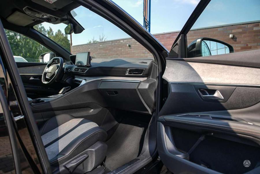 Black Peugeot 3008 2021 in Kaunas, with an engine capacity of 1.60 L and mileage of 182 thousand km for 17750 €, photo 38 on AUTOMOTO.COM.LV