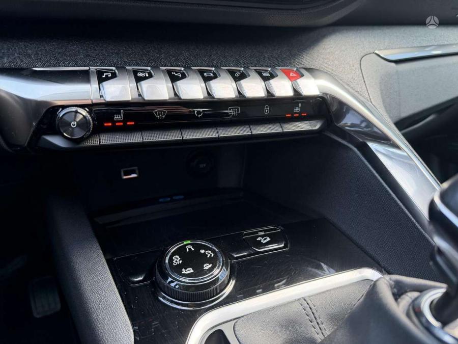 Melns Peugeot 3008 2021 Kauņa, ar dzinēja tilpumu 1.20 L un nobraukumu 184 tūkst. km par 13200 €, foto 25 vietnē AUTOMOTO.COM.LV