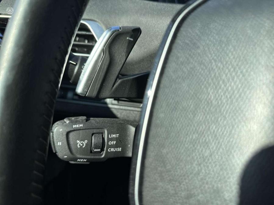 Melns Peugeot 3008 2021 Tauragė, ar dzinēja tilpumu 1.50 L un nobraukumu 180 tūkst. km par 11500 €, foto 12 vietnē AUTOMOTO.COM.LV
