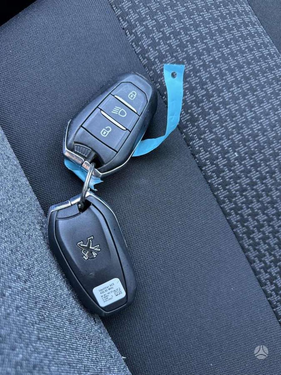 Melns Peugeot 3008 2021 Tauragė, ar dzinēja tilpumu 1.50 L un nobraukumu 180 tūkst. km par 11500 €, foto 13 vietnē AUTOMOTO.COM.LV