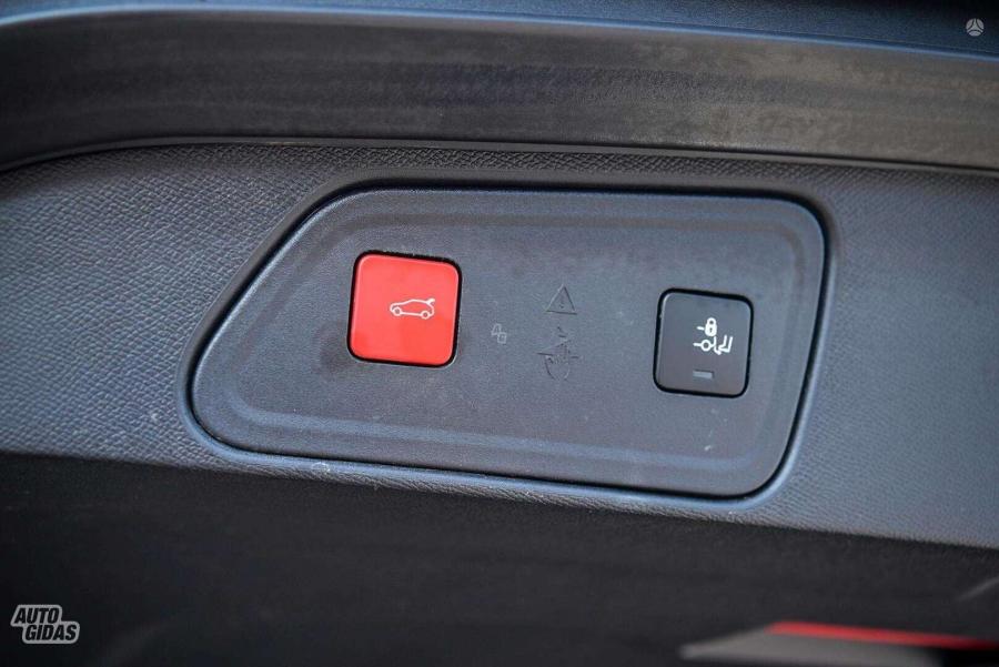 Melns Peugeot 3008 2021 Kauņa, ar dzinēja tilpumu 1.60 L un nobraukumu 182 tūkst. km par 17150 €, foto 17 vietnē AUTOMOTO.COM.LV