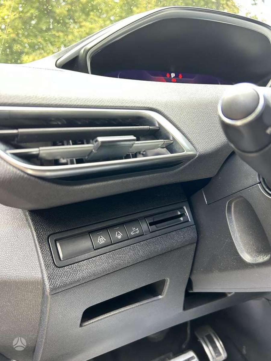 Melns Peugeot 3008 2021 Tauragė, ar dzinēja tilpumu 1.50 L un nobraukumu 169 tūkst. km par 15950 €, foto 28 vietnē AUTOMOTO.COM.LV