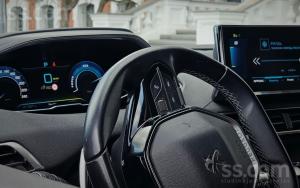 Black Peugeot 3008 2021 in Jelgava, with an engine capacity of 1.60 L and mileage of 211 thousand km for 16500 €, photo 1 on AUTOMOTO.COM.LV