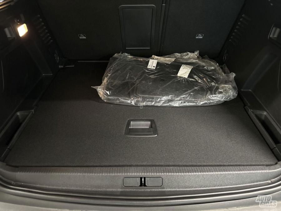 Black Peugeot 3008 2021 in Vilnius, with an engine capacity of 1.60 L and mileage of 77 thousand km for 19900 €, photo 18 on AUTOMOTO.COM.LV