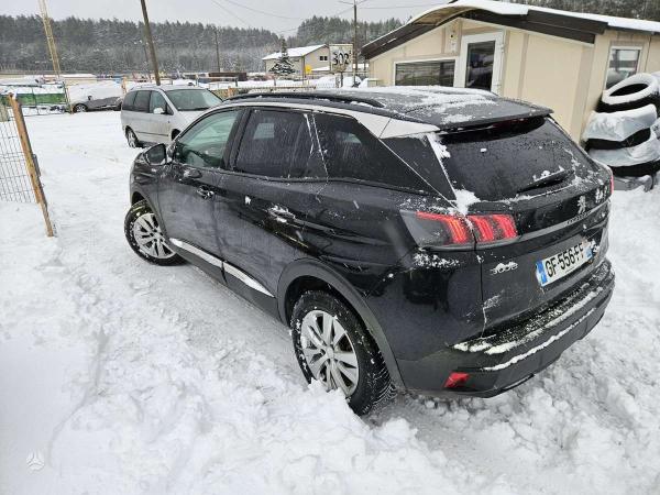 Black Peugeot 3008 2022 in Vilnius, with an engine capacity of 1.20 L and mileage of 118 thousand km for 14883 €, photo 7 on AUTOMOTO.COM.LV