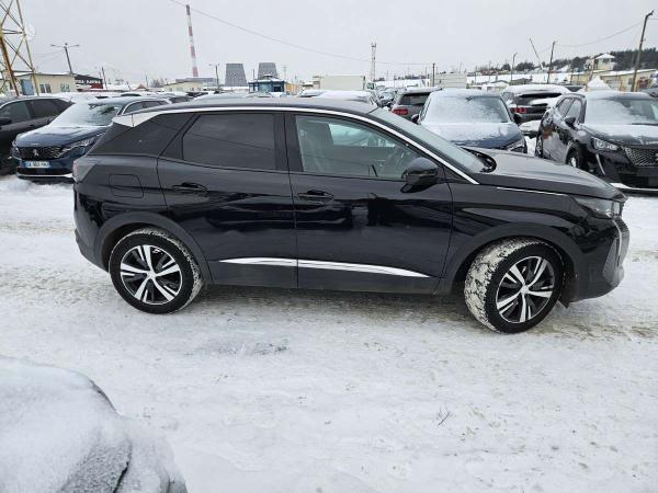 Black Peugeot 3008 2022 in Vilnius, with an engine capacity of 1.20 L and mileage of 140 thousand km for 15367 €, photo 4 on AUTOMOTO.COM.LV