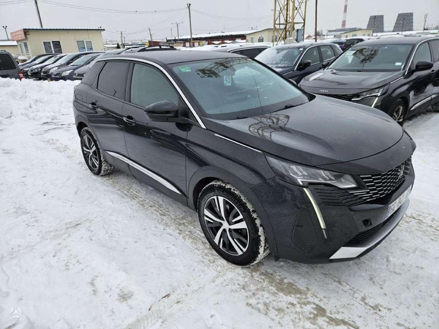 Black Peugeot 3008 2022 in Vilnius, with an engine capacity of 1.20 L and mileage of 199 thousand km for 14399 €, photo 1 on AUTOMOTO.COM.LV