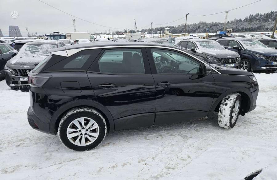 Black Peugeot 3008 2022 in Vilnius, with an engine capacity of 1.20 L and mileage of 186 thousand km for 12463 €, photo 4 on AUTOMOTO.COM.LV