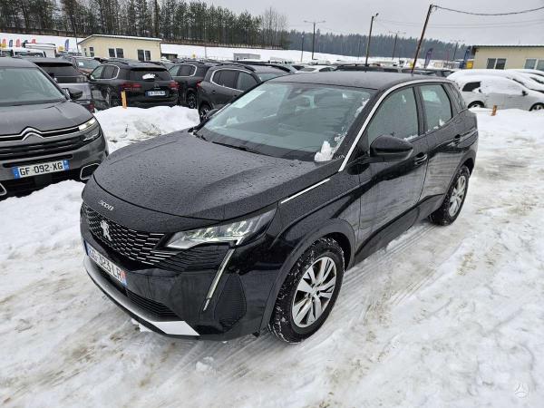 Black Peugeot 3008 2022 in Vilnius, with an engine capacity of 1.20 L and mileage of 156 thousand km for 13310 €, photo 3 on AUTOMOTO.COM.LV