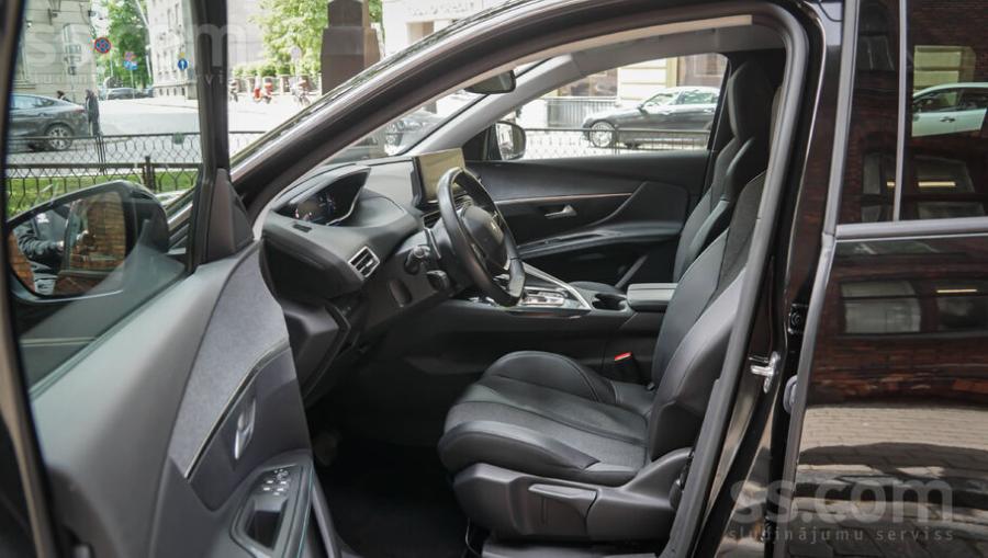 Black Peugeot 3008 2022 in Riga, with an engine capacity of 1.20 L and mileage of 91 thousand km for 16950 €, photo 8 on AUTOMOTO.COM.LV