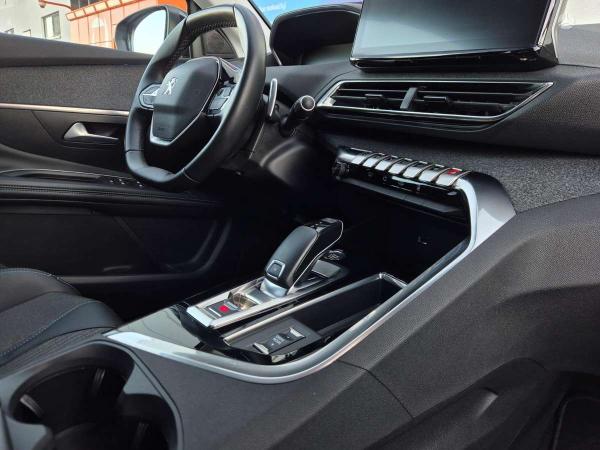 Black Peugeot 3008 2022 in Kaunas, with an engine capacity of 1.20 L and mileage of 75 thousand km for 12500 €, photo 8 on AUTOMOTO.COM.LV