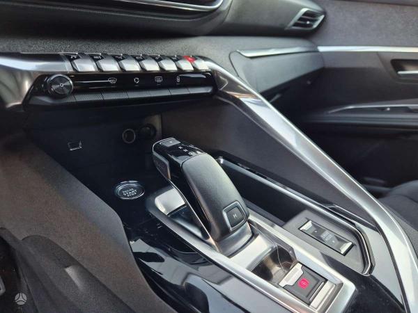 Black Peugeot 3008 2022 in Kaunas, with an engine capacity of 1.20 L and mileage of 75 thousand km for 12500 €, photo 10 on AUTOMOTO.COM.LV