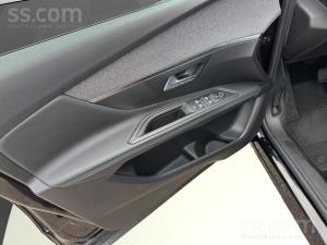Melns Peugeot 3008 2022 Rīga, ar dzinēja tilpumu 1.50 L un nobraukumu 129 tūkst. km par 16490 €, foto 13 vietnē AUTOMOTO.COM.LV