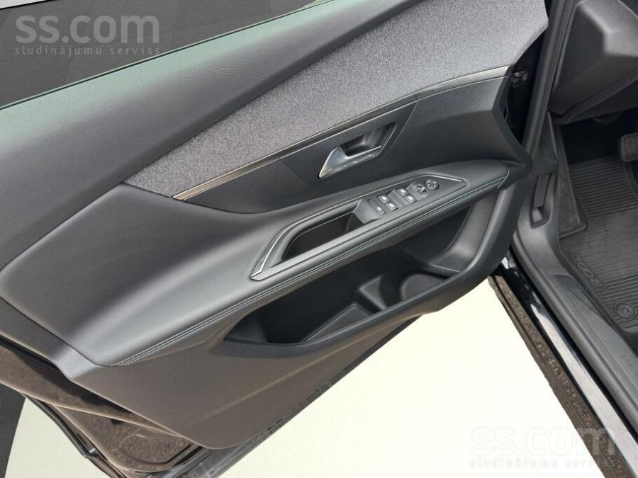 Melns Peugeot 3008 2022 Rīga, ar dzinēja tilpumu 1.50 L un nobraukumu 129 tūkst. km par 16490 €, foto 13 vietnē AUTOMOTO.COM.LV