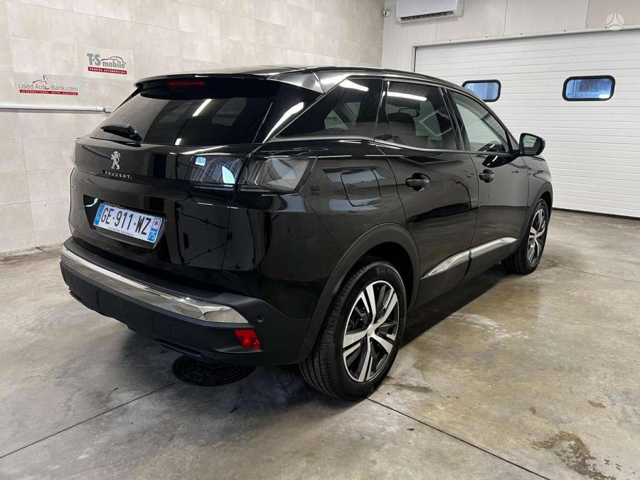 Black Peugeot 3008 2022 in Marijampole, with an engine capacity of 1.20 L and mileage of 22 thousand km for 18876 €, photo 7 on AUTOMOTO.COM.LV
